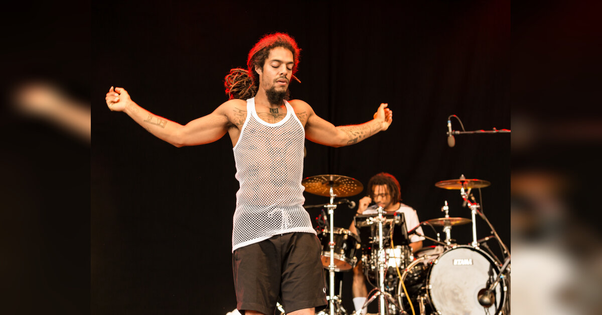 Le duo Bob Vylan déprogrammé de festivals en France et en Angleterre ...