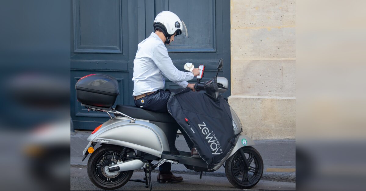 Mobilité électrique : réseau de 40 stations à Paris pour le scooter à ...