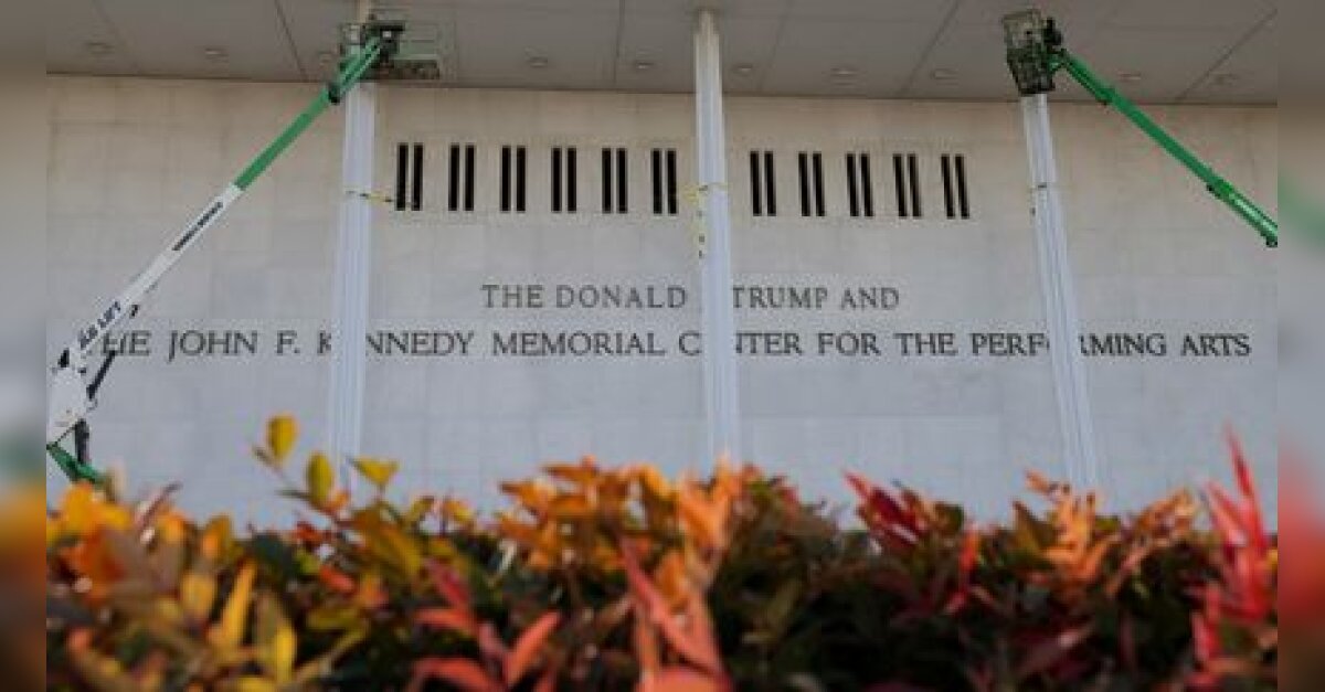 États-Unis : le nom de Donald Trump accolé à celui de John Kennedy sur ...