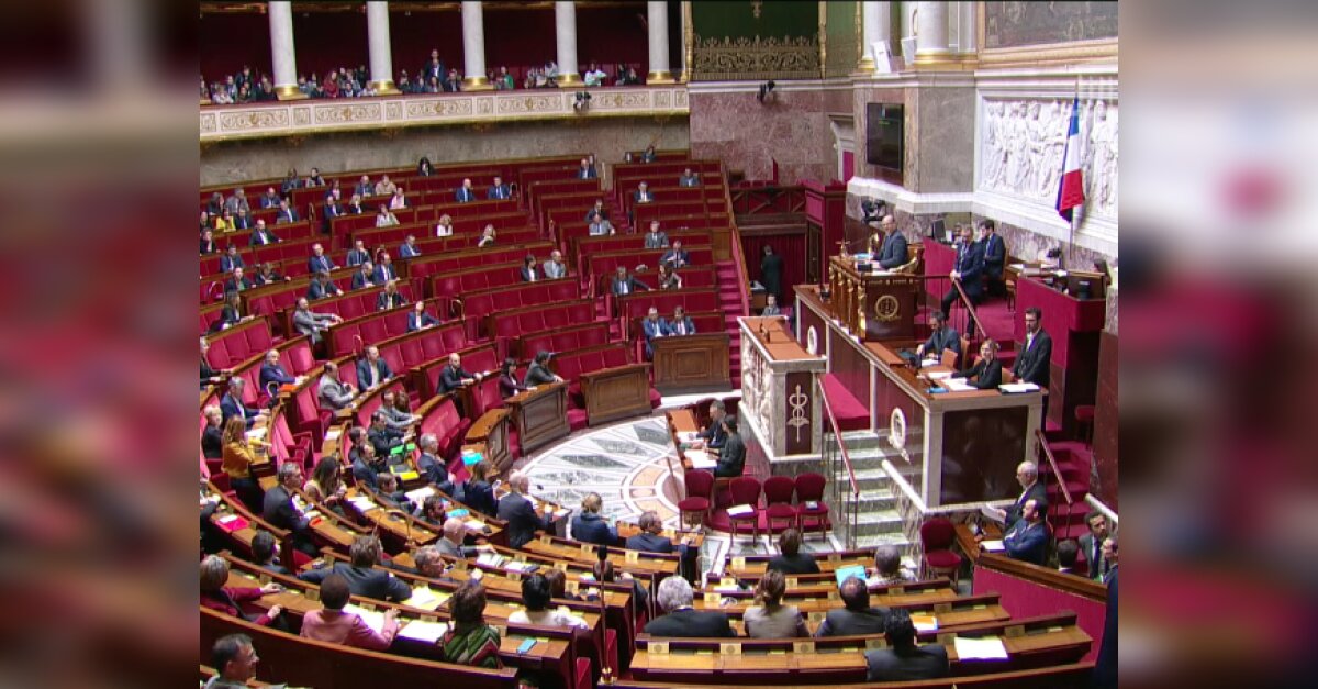 La loi Pacte promulguée par Emmanuel Macron, "acte 2 de la loi Allègre ...