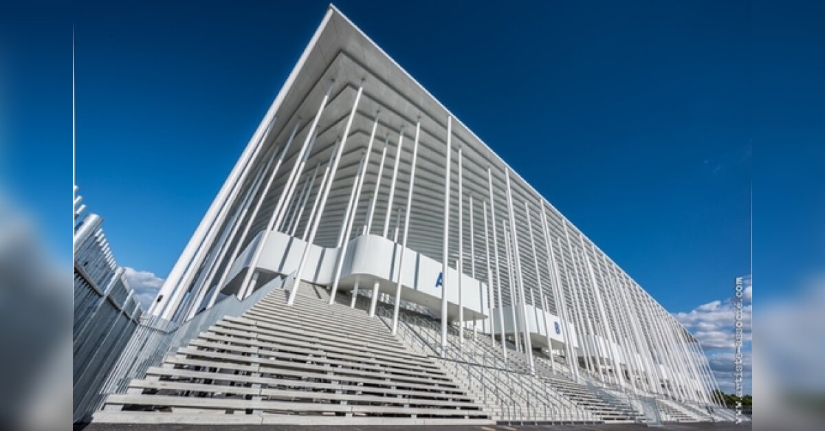 Bordeaux: des spectacles du Carré-Colonnes sur le parvis du stade ...
