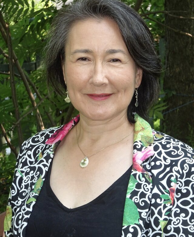 Canada : Lisa Qiluqqi Koperqualuk conservatrice-médiatrice en art inuit ...