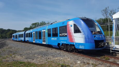 Hydrogène : le Coradia iLint d'Alstom présenté sur la voie d'essais de Valenciennes - News Tank ...