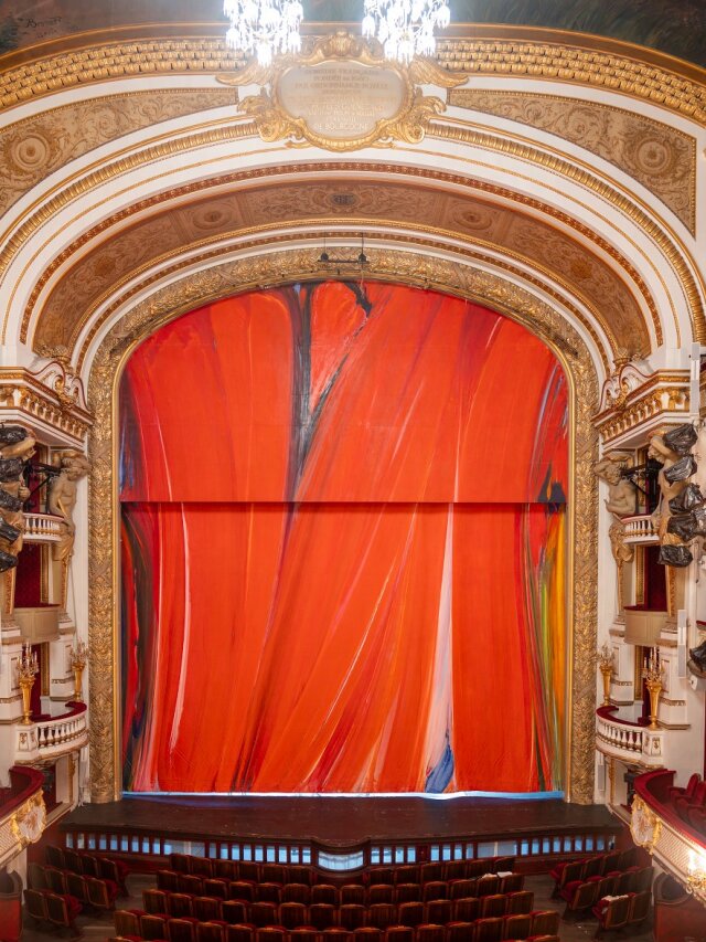 Comédie-Française : retour du rideau de scène d'Olivier Debré après sa ...