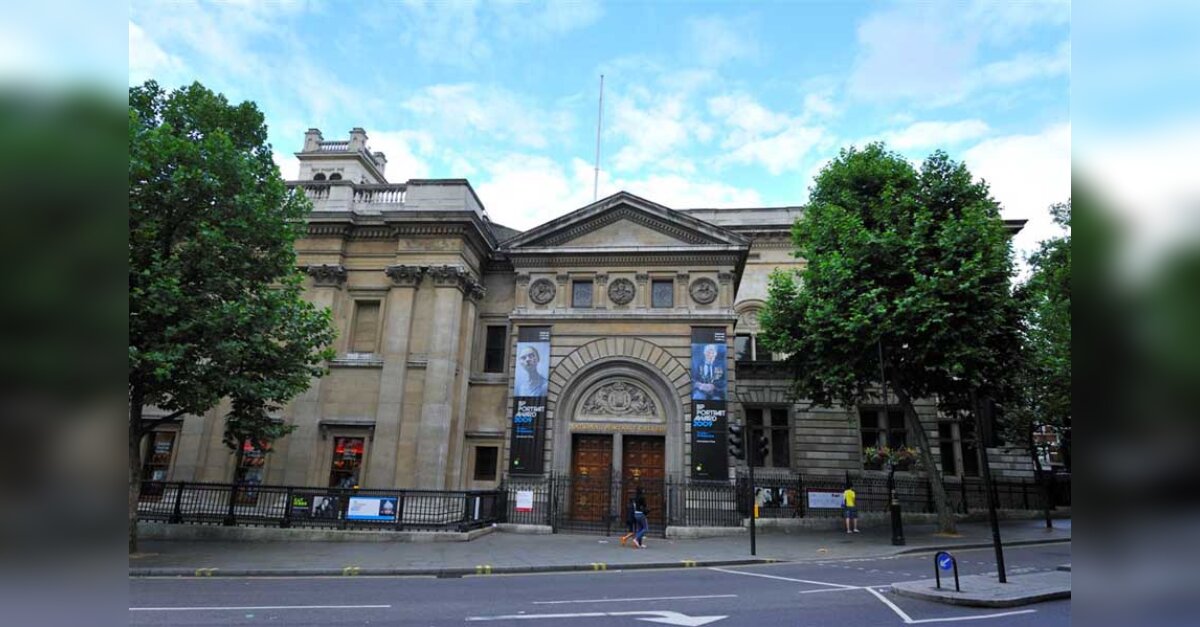 Royaume-Uni : opposition de Nan Goldin au don de la famille Sackler à ...