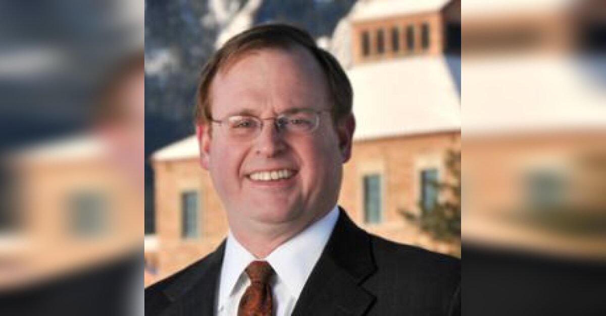 Démission de David Ikenberry, doyen de Leeds School of Business ...